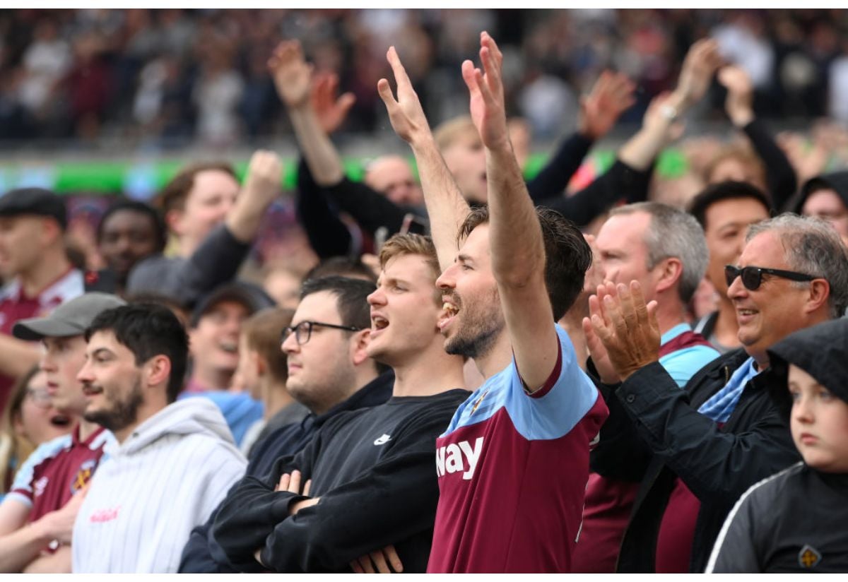 West Ham fans mocked by London police officer amid Morocco celebration