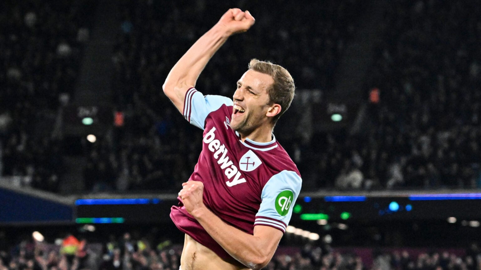 Alan Smith instantly reacts to West Ham v Newcastle penalty controversy